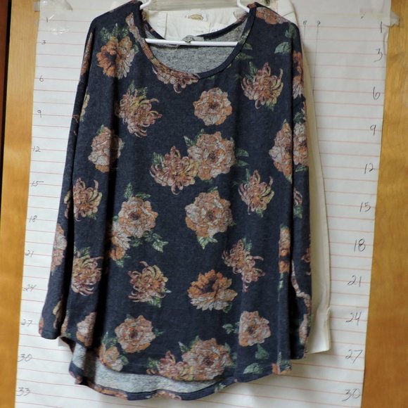 Absolutely Famous | Tops | Absolutely Famous Long Sleeves Plus Size X ...